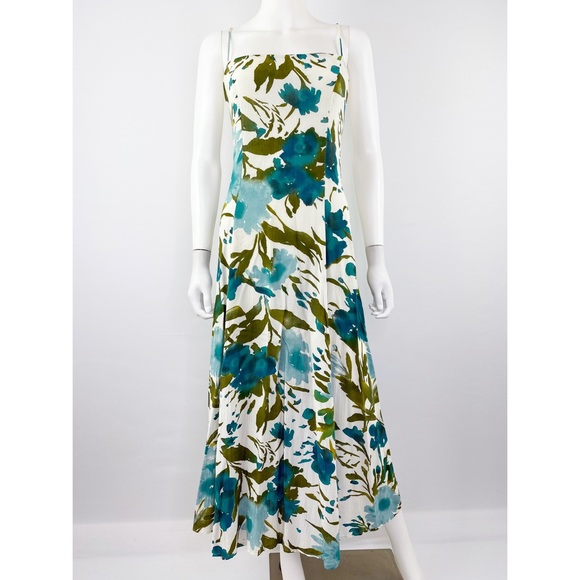 Private Club | Dresses | Private Club Usa Size M White Floral ...
